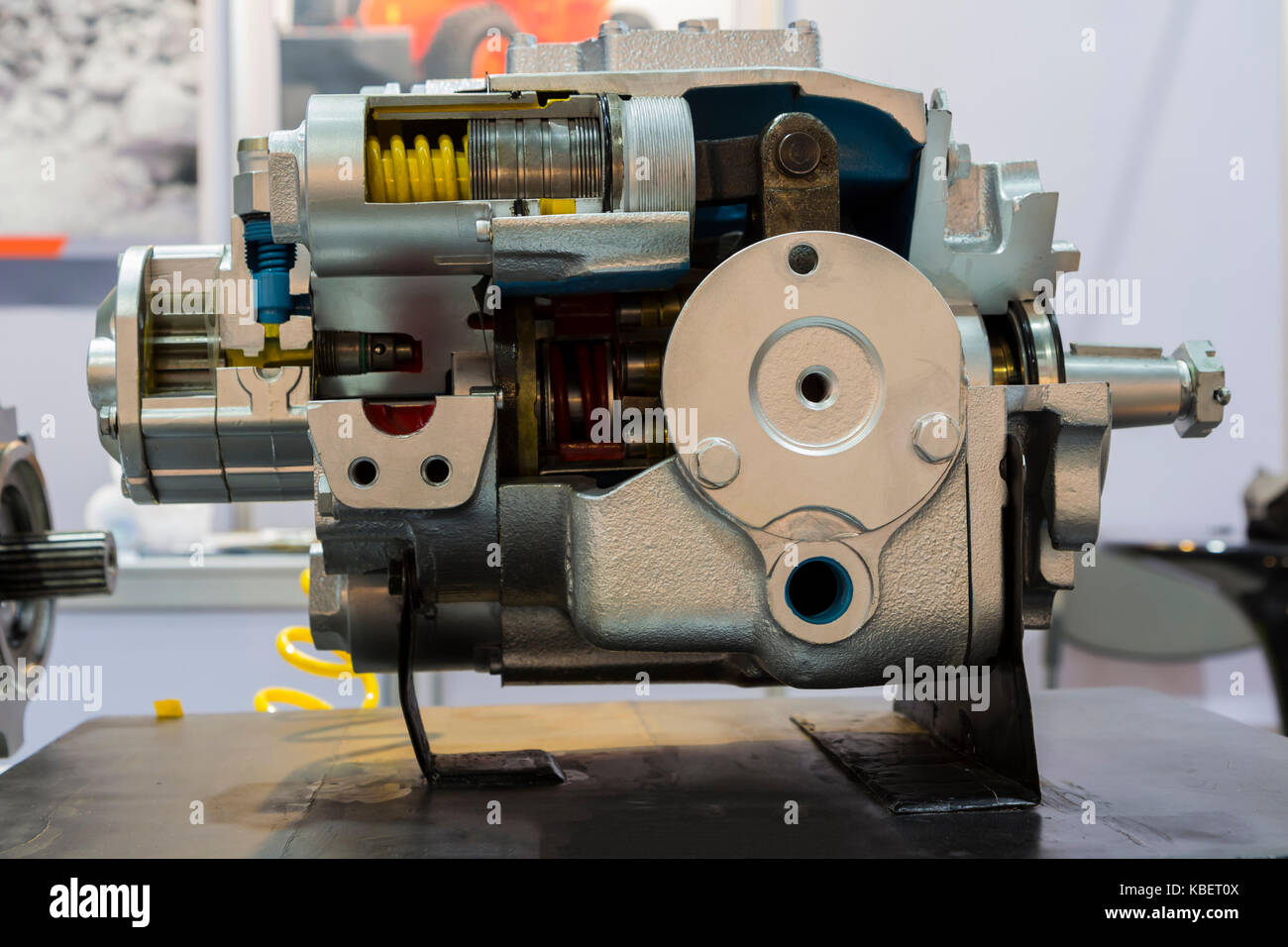Cross Section of piston pump for heavy duty equipment Stock Photo - Alamy