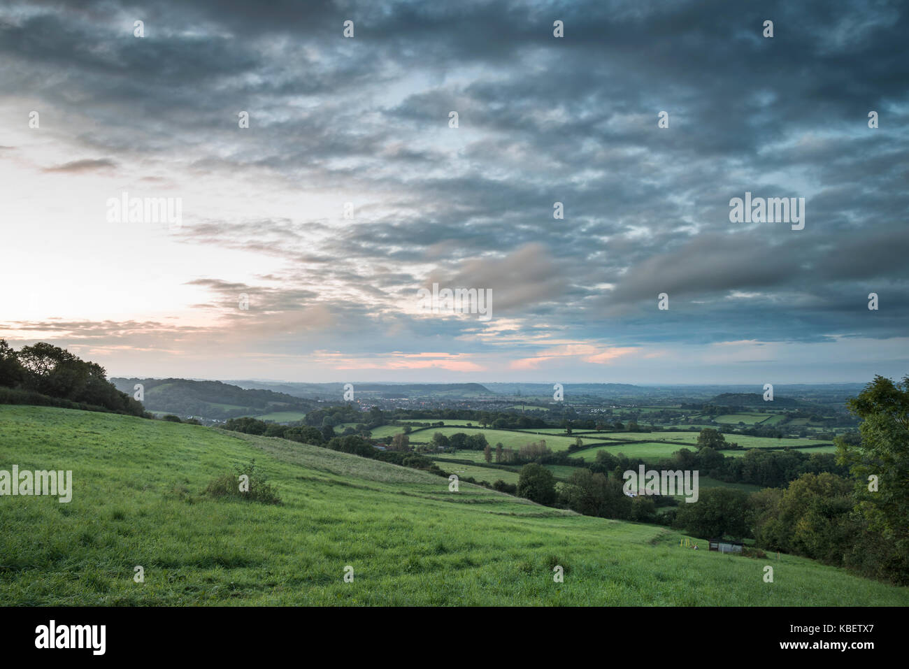 Beautiful sunrise landscape over Somerset Levels in English countryside ...