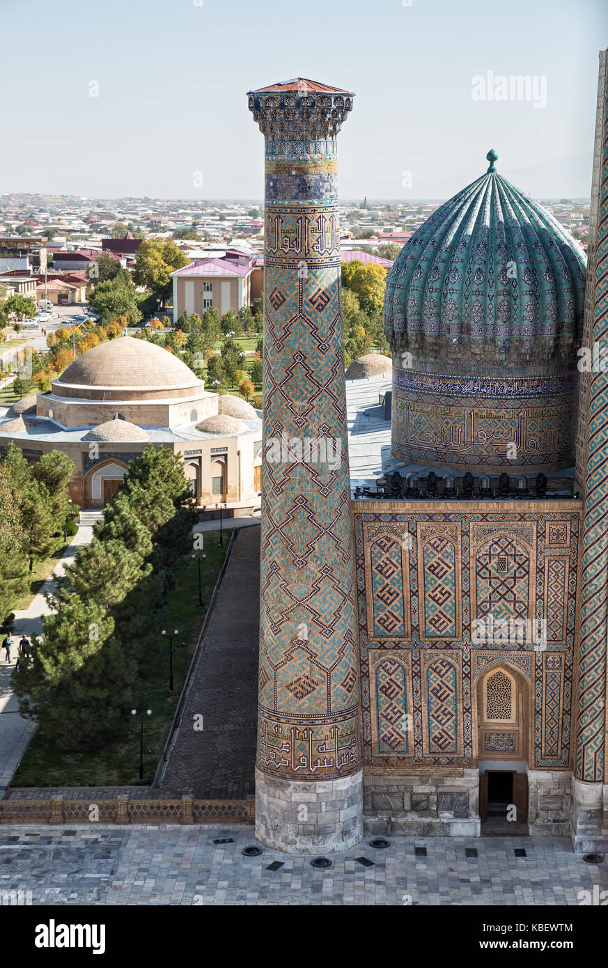 Sher dor madrasah samarkand uzbekistan hi-res stock photography and ...