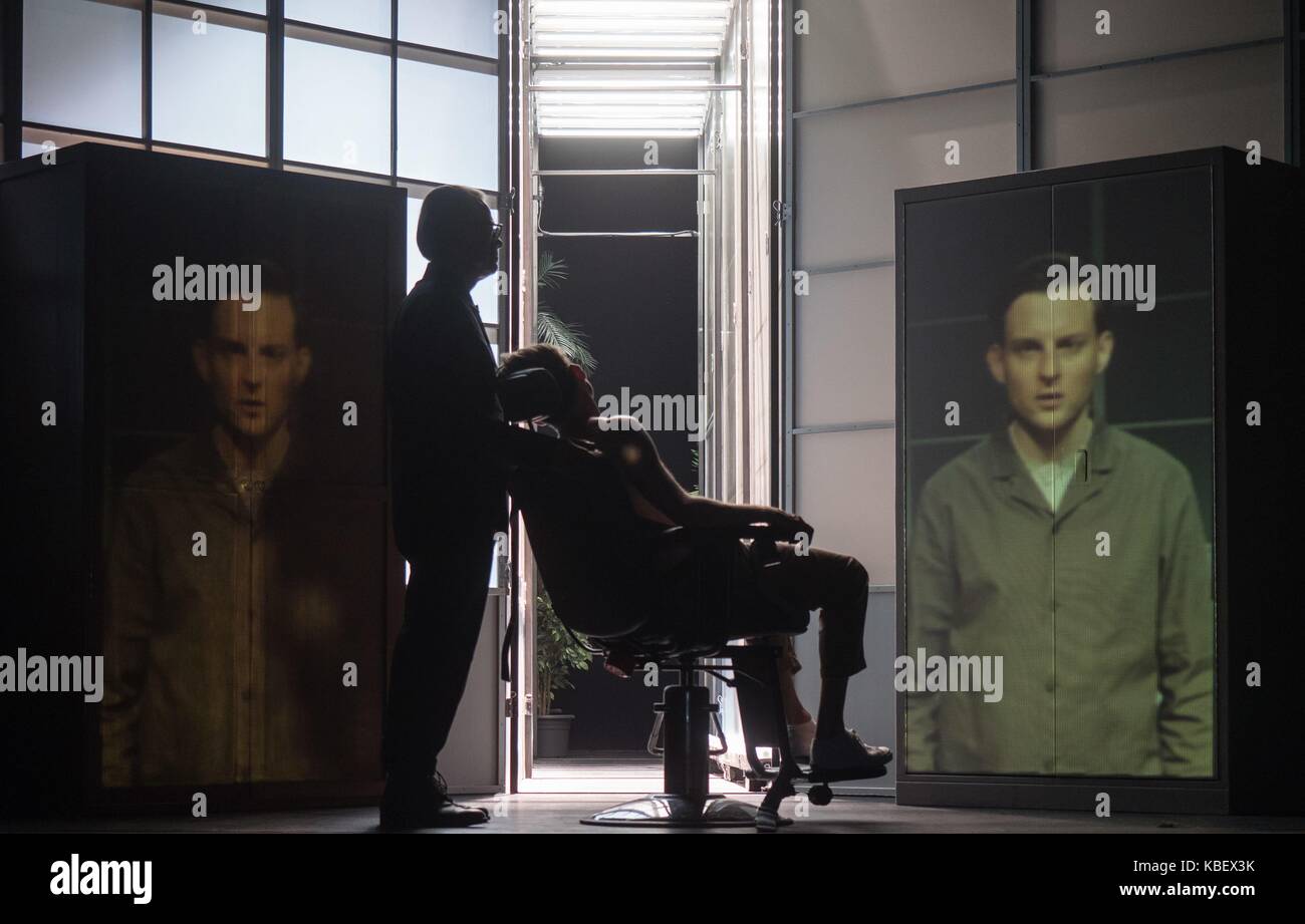 Actors Alexander Finkenwirth (l), Andreas Seifert, in a scene from ...