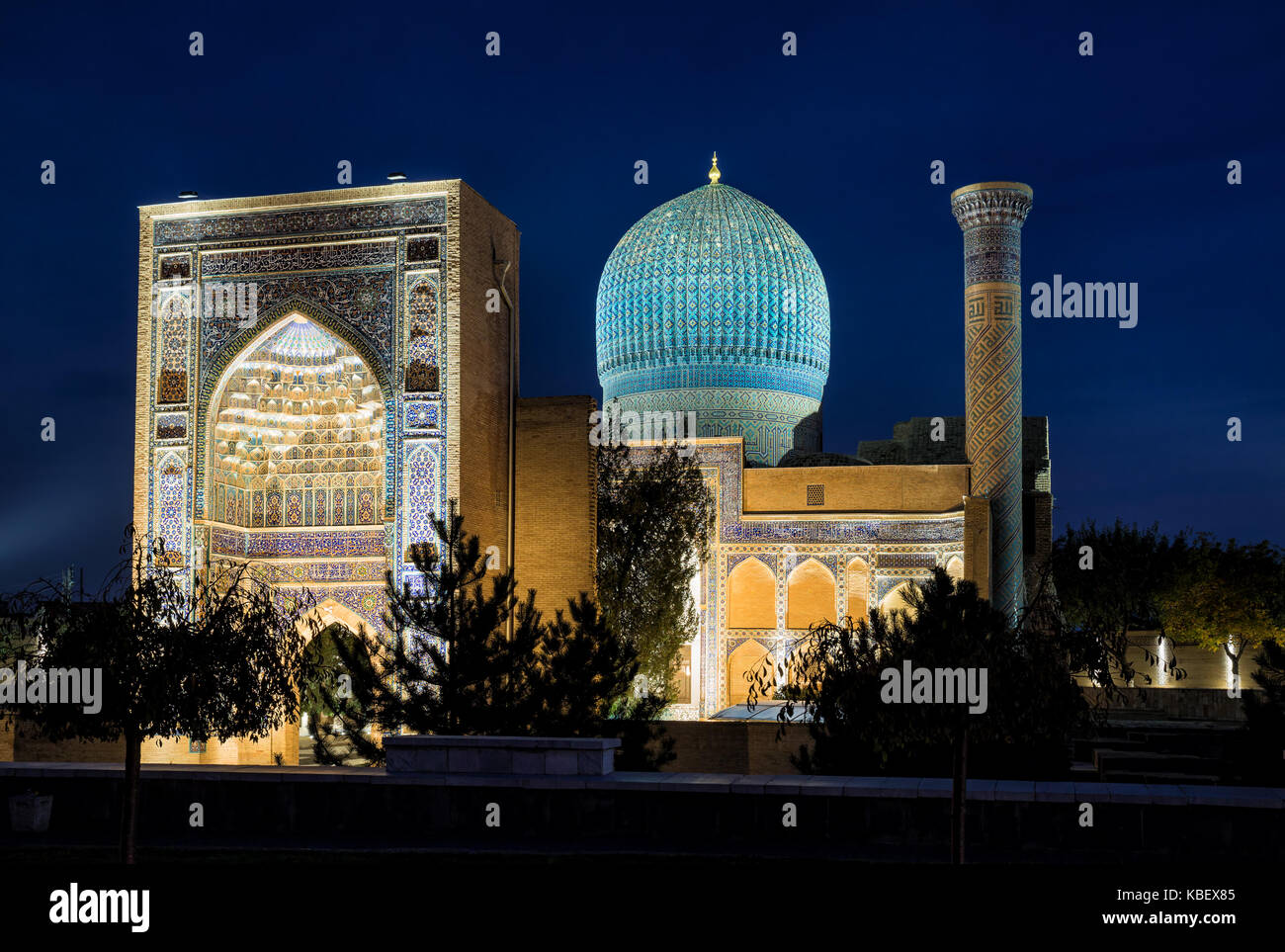 Gur-Emir mausoleum of Tamerlane (Amir Timur) and his family at night ...