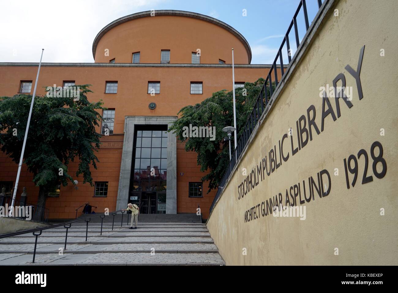 Library and learning center architect hi-res stock photography and ...