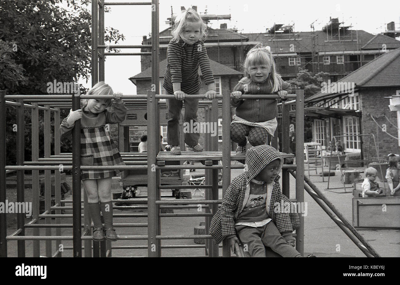 Council estate 1970s uk hi-res stock photography and images - Alamy