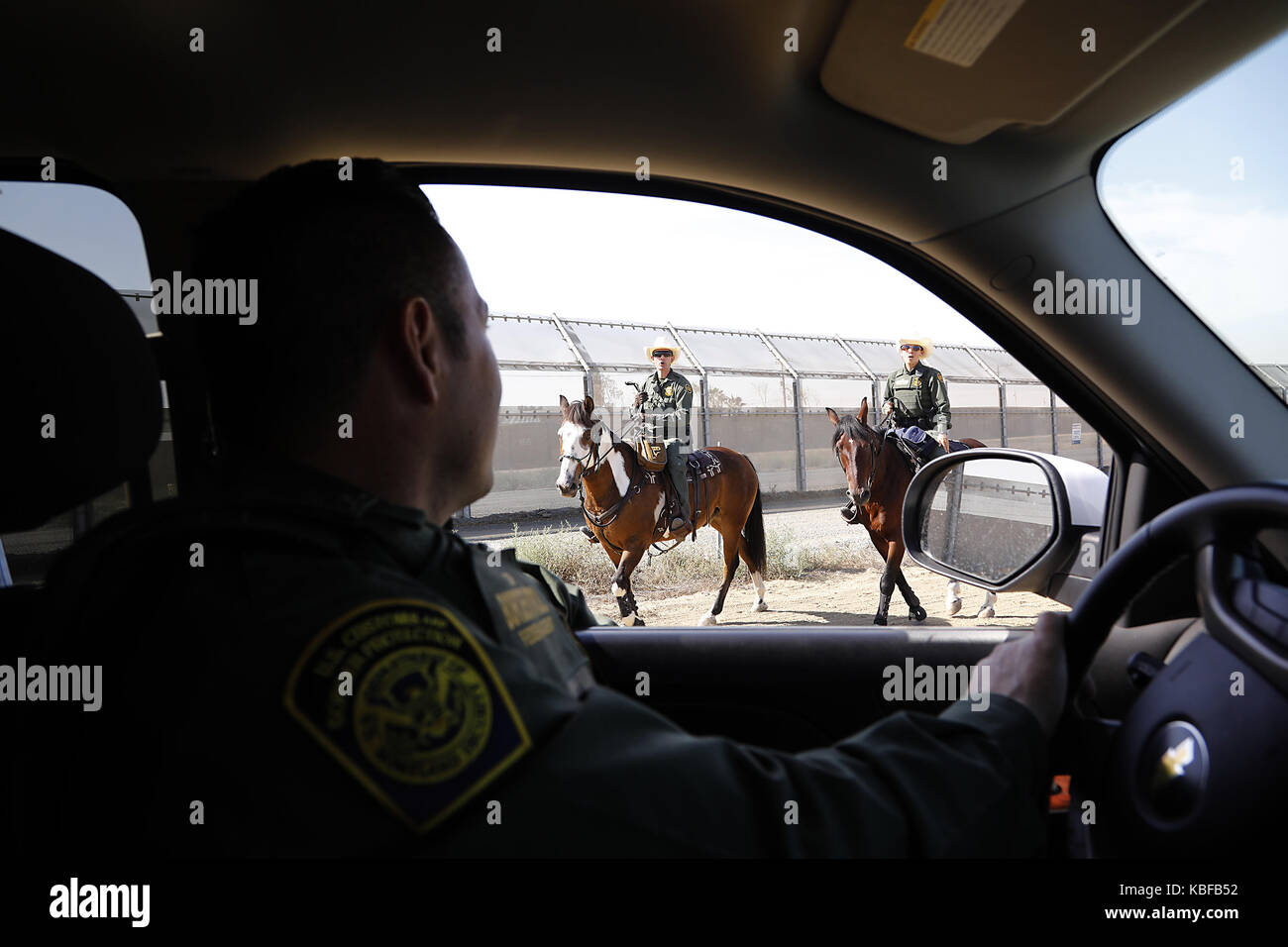 Us border patrol building hi-res stock photography and images - Alamy
