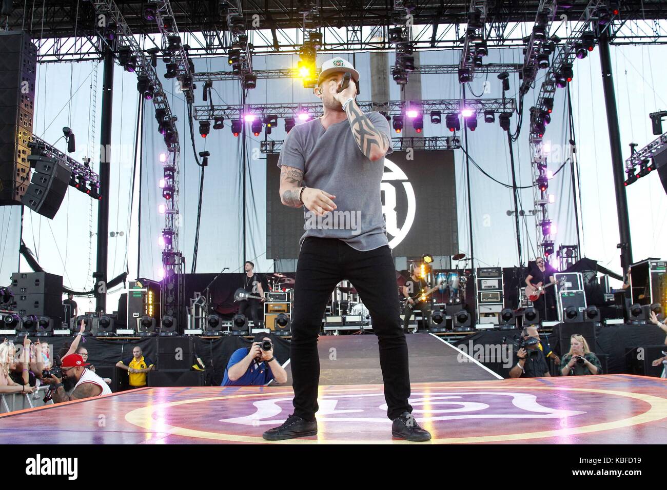 Las Vegas, NV, USA. 29th Sep, 2017. Michael Ray on stage for Route 91 ...