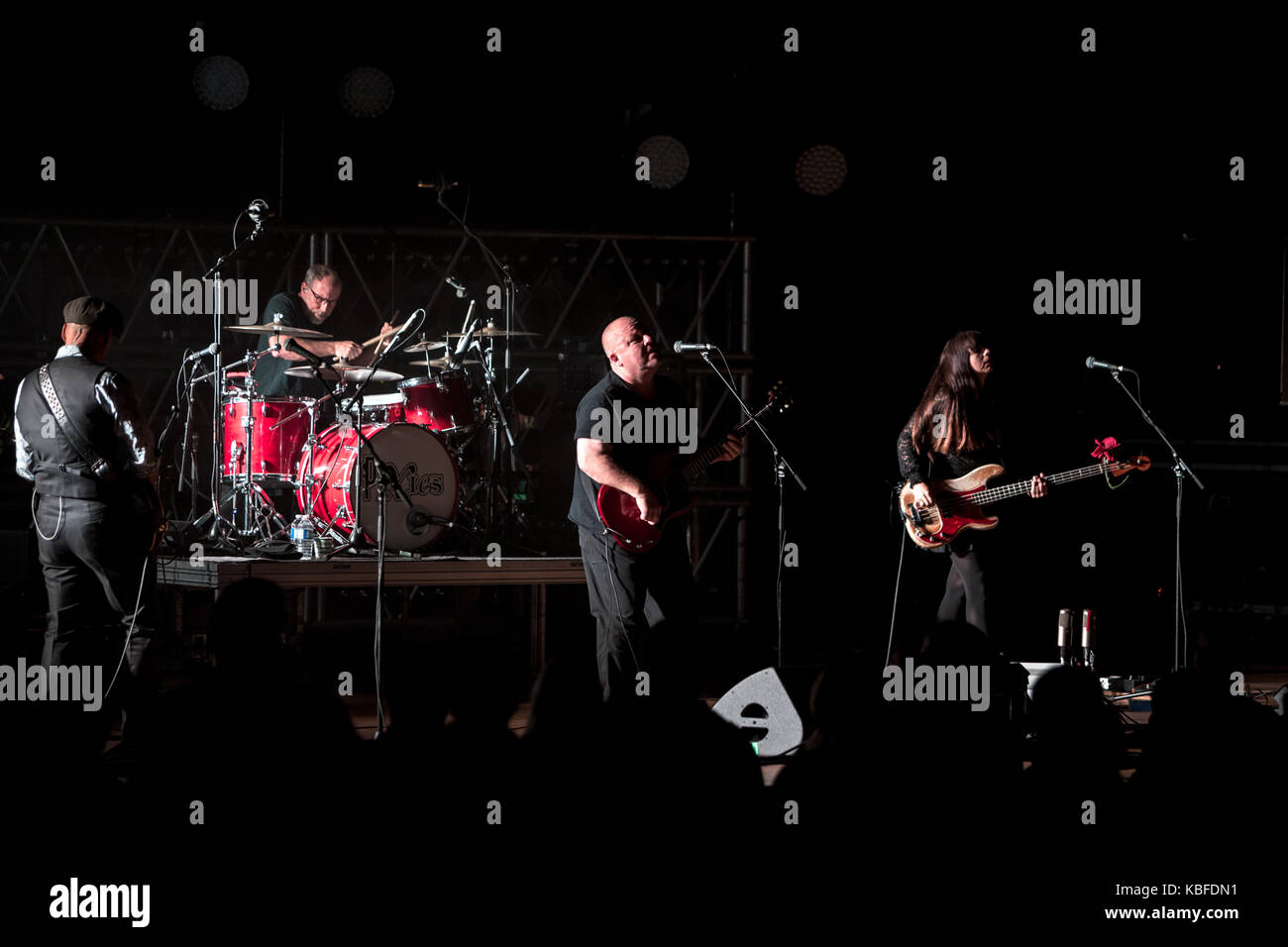 Pixies lead singer frank black hi-res stock photography and images - Alamy