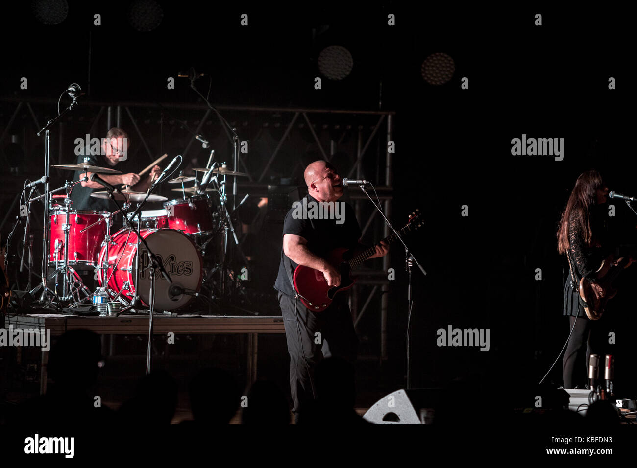 Pixies lead singer frank black hi-res stock photography and images - Alamy