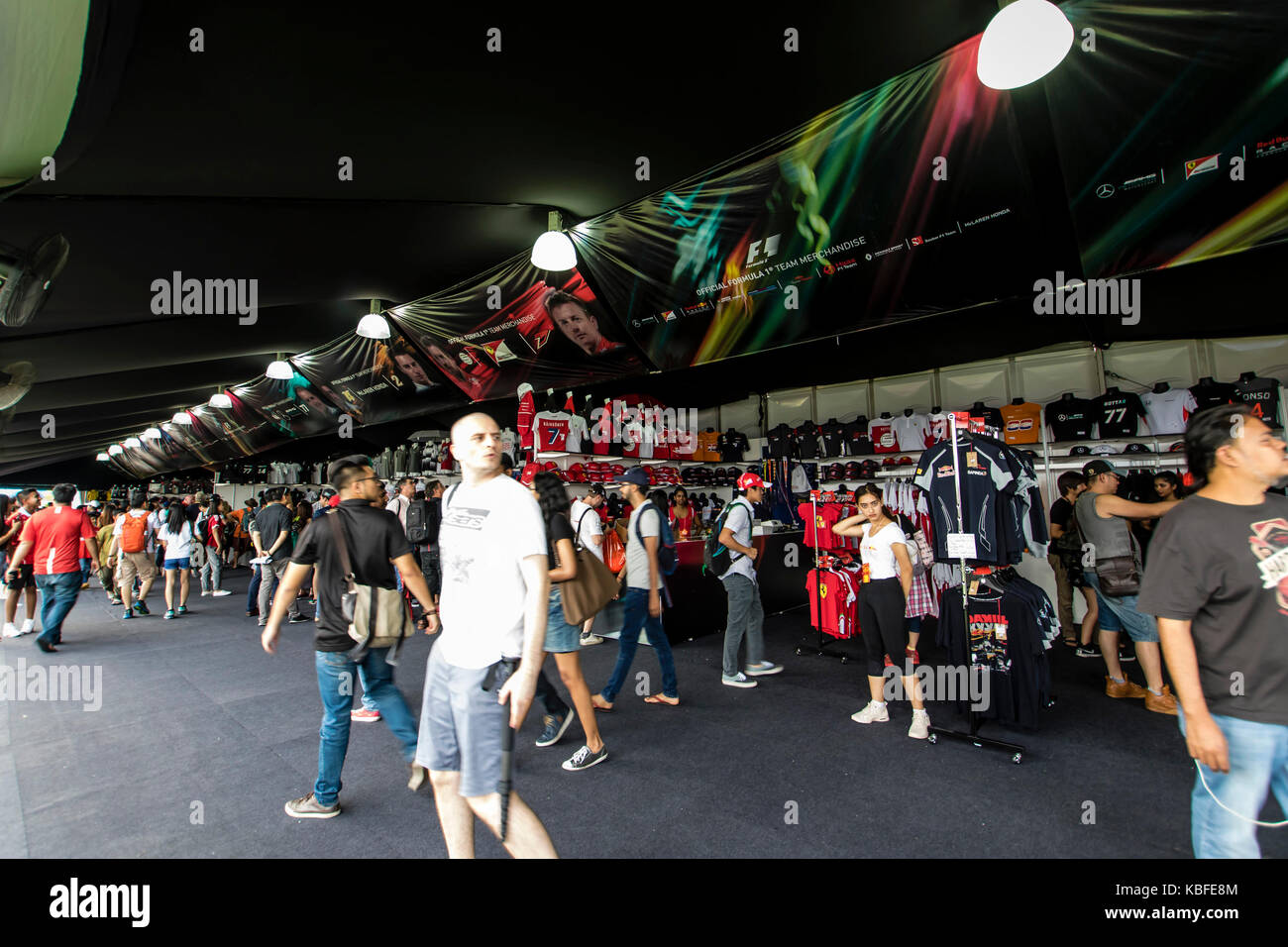 Kuala Lumpur, Malaysia. 29th September, 2017. F1 racing fans at the ...