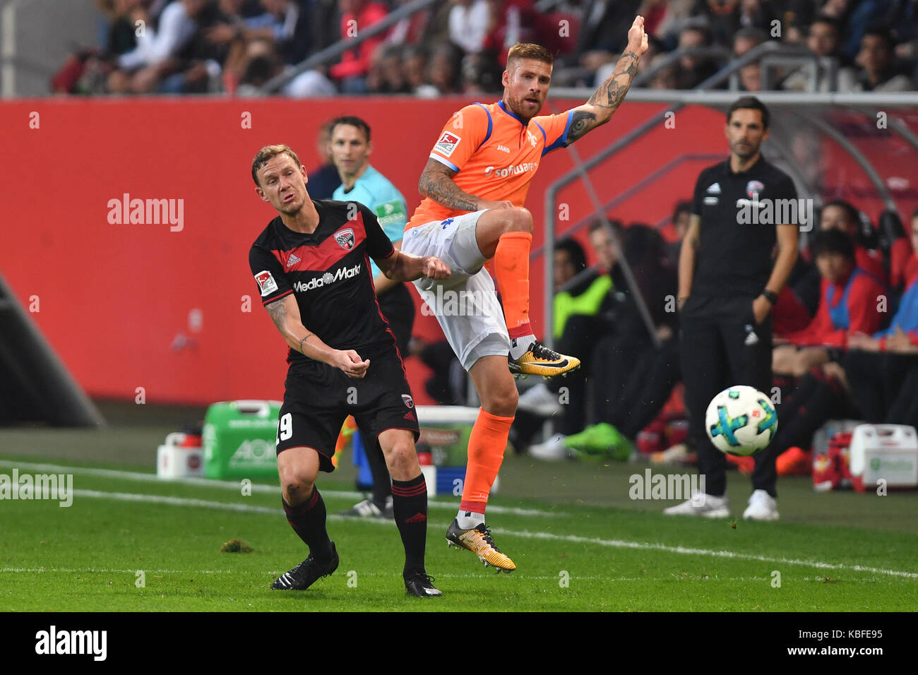 Ingolstadt, Deutschland. 29th Sep, 2017. v.li:Tobias KEMPE (DA), Marcel ...
