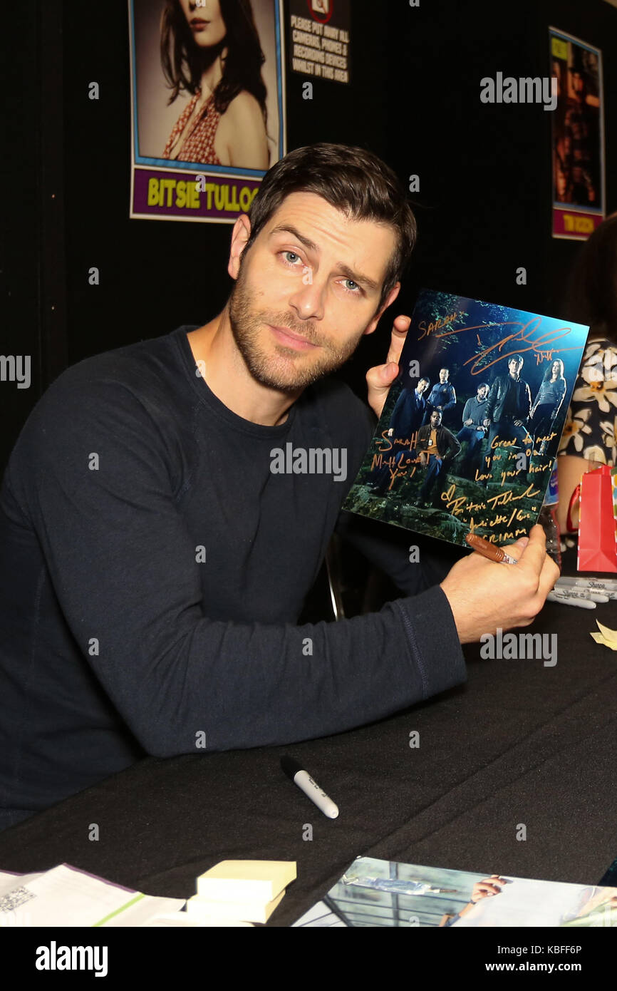 Sydney, NSW, Australia. 30th Sep, 2017. David Giuntoli meeting fans at ...