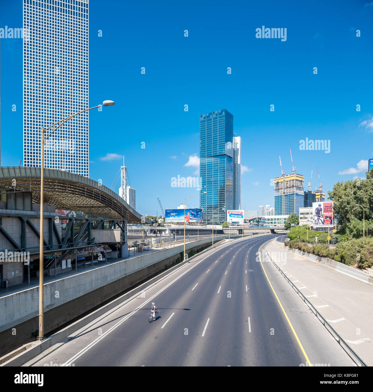 Tel Aviv-Yafo, Israel. , . Yom kippur - Azrieli center Stock Photo - Alamy