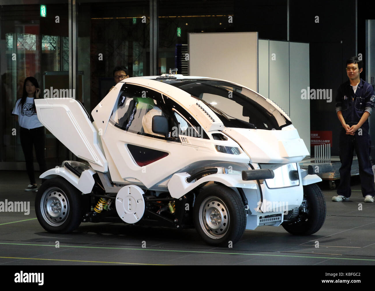 Tokyo, Japan. 29th Sep, 2017. Japanese automobile venture Exmachina ...