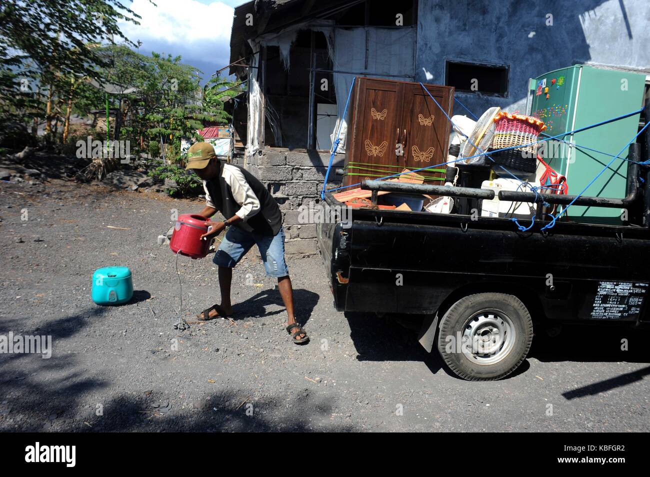 Volcano warning system hi-res stock photography and images - Alamy