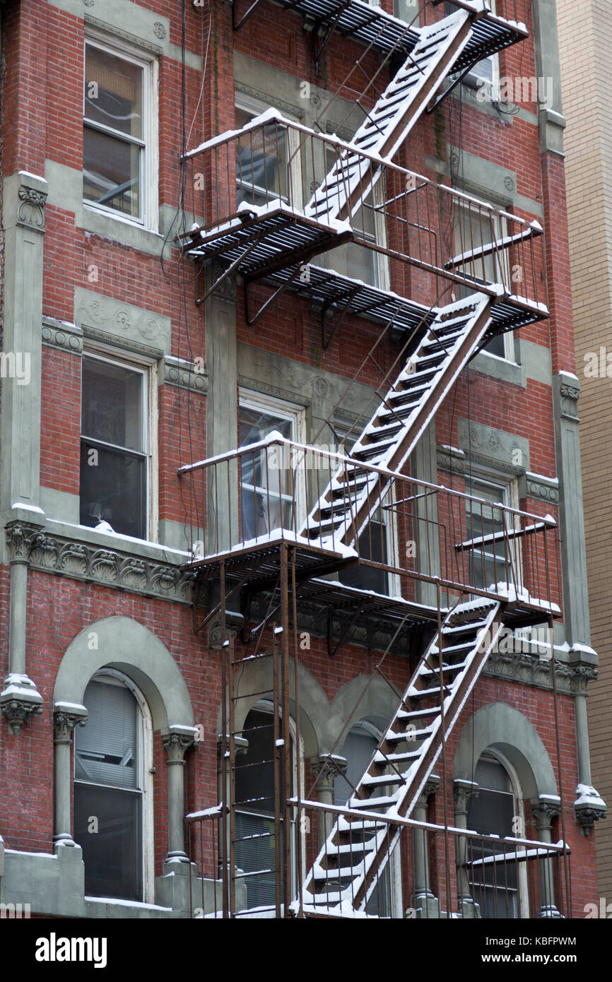 Fire escape manhattan hi-res stock photography and images - Alamy