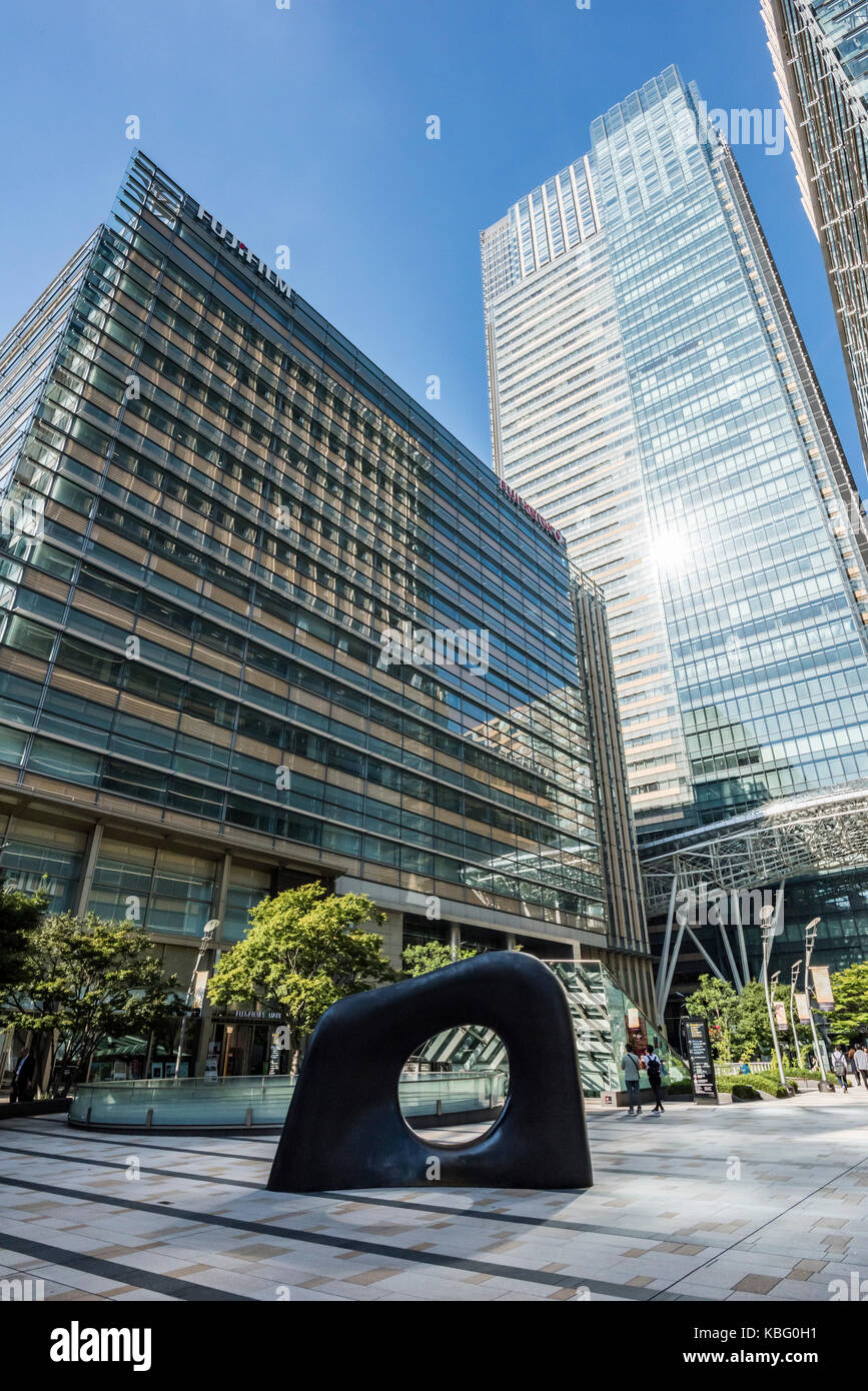 An art work "Myomu" by Kan Yasuda and Tokyo Midtown building, Minato-Ku ...