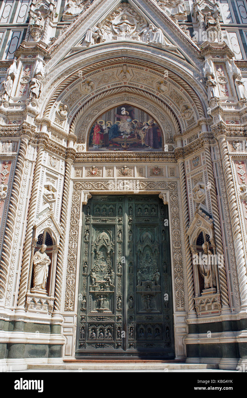 Main Gate of the Cathedral of Saint Mary of the Flower (Cattedrale di ...