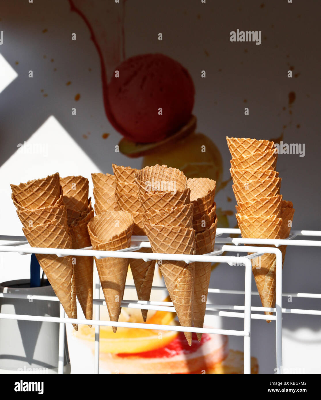 Icecreams ice creams ice creams cones hi-res stock photography and ...