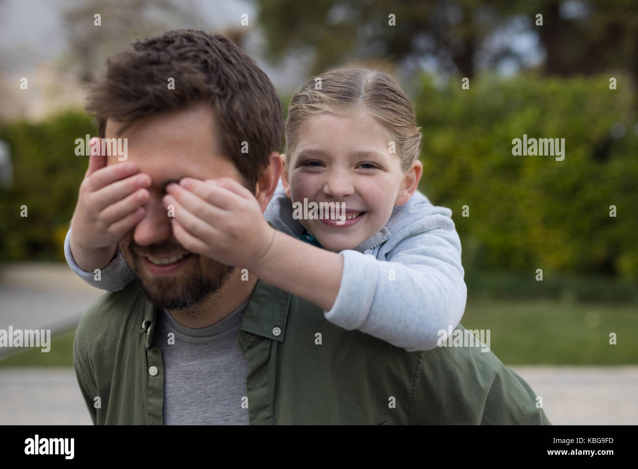 Piggyback shoulder ride hi-res stock photography and images - Alamy