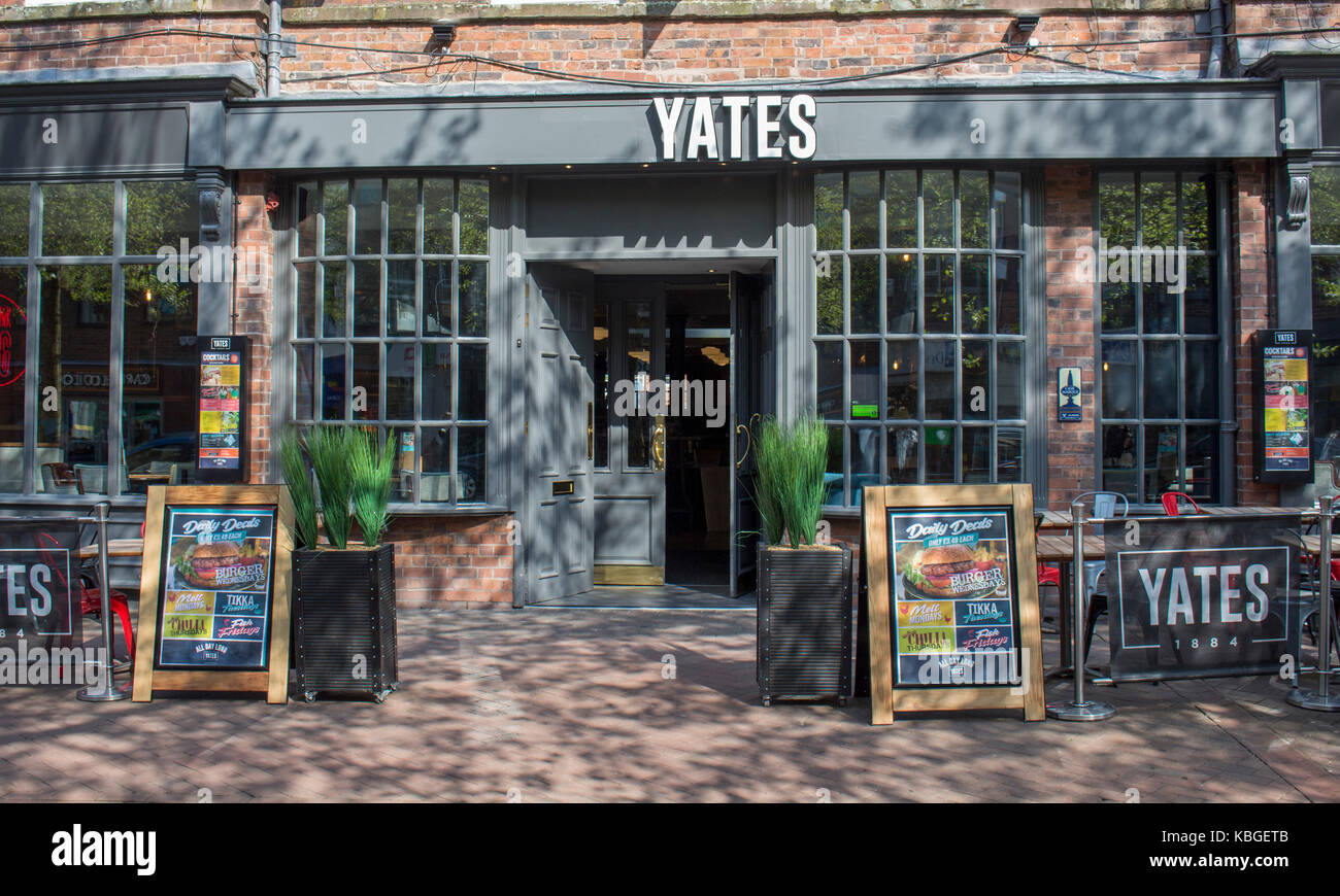 Yates bar hi-res stock photography and images - Alamy