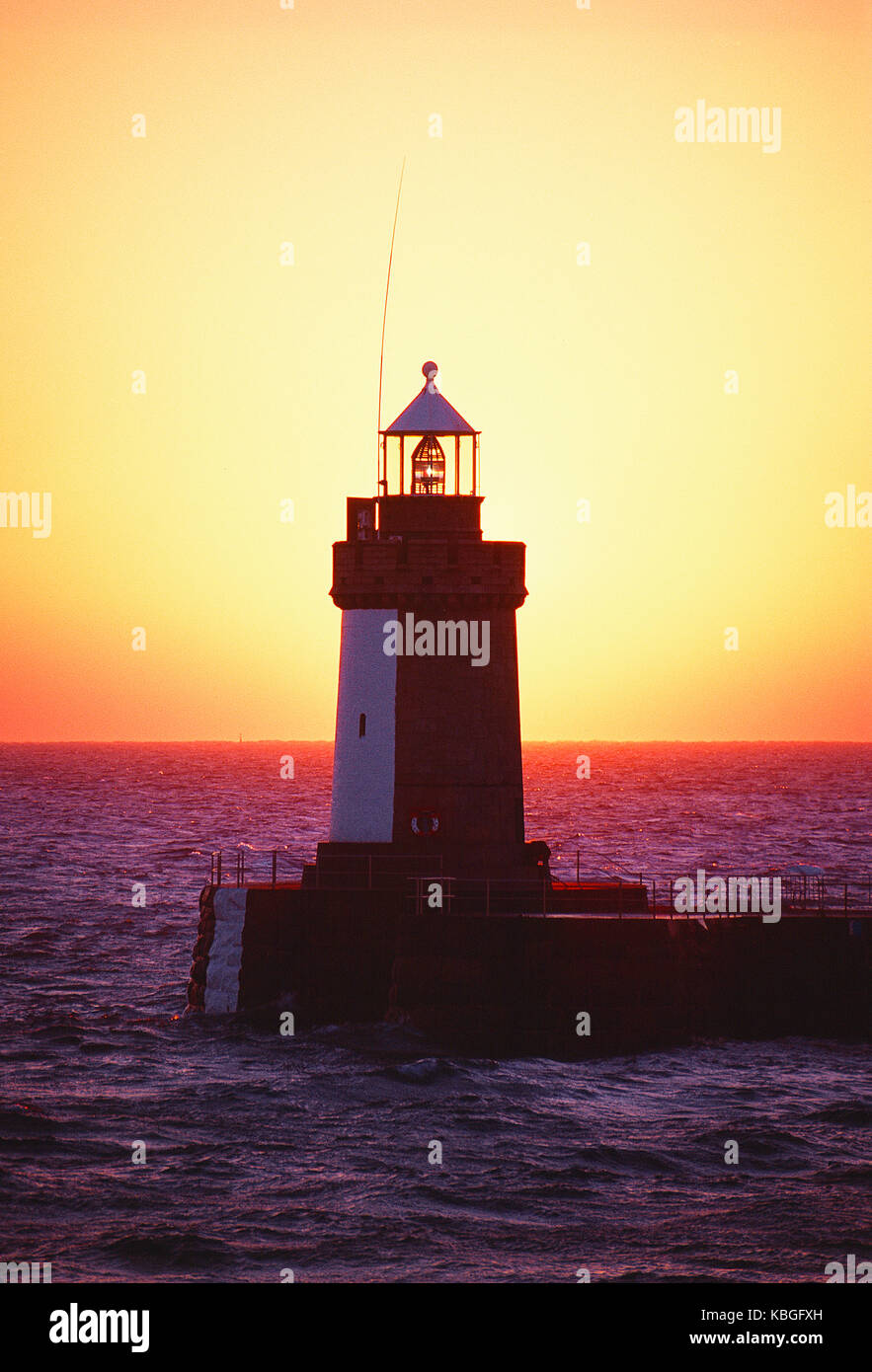 Lighthouse lighthouses vertical dawn hi-res stock photography and ...