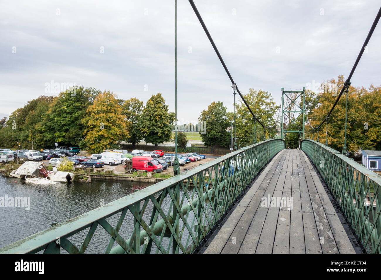 The suspension bridge from Port Hampton's Platts Eyot in Hampton ...