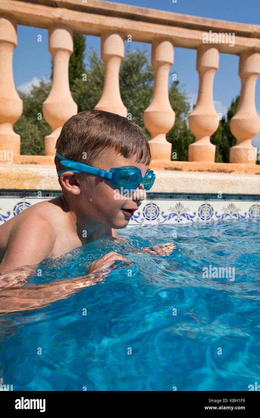 Child spain smiling portrait hi-res stock photography and images - Alamy