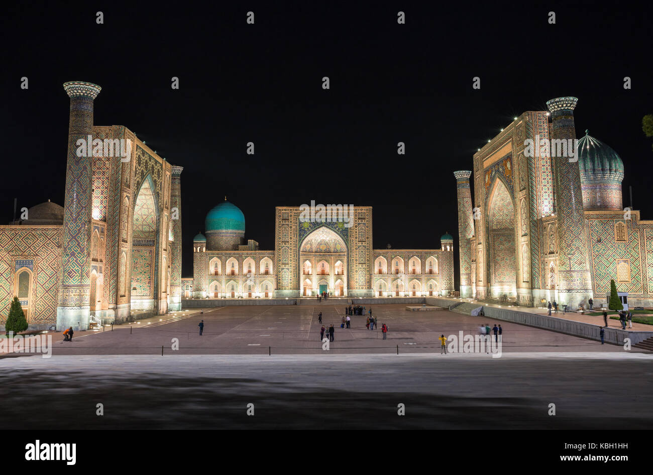 Registan square at night with lighting, Samarkand, Uzbekistan Stock ...