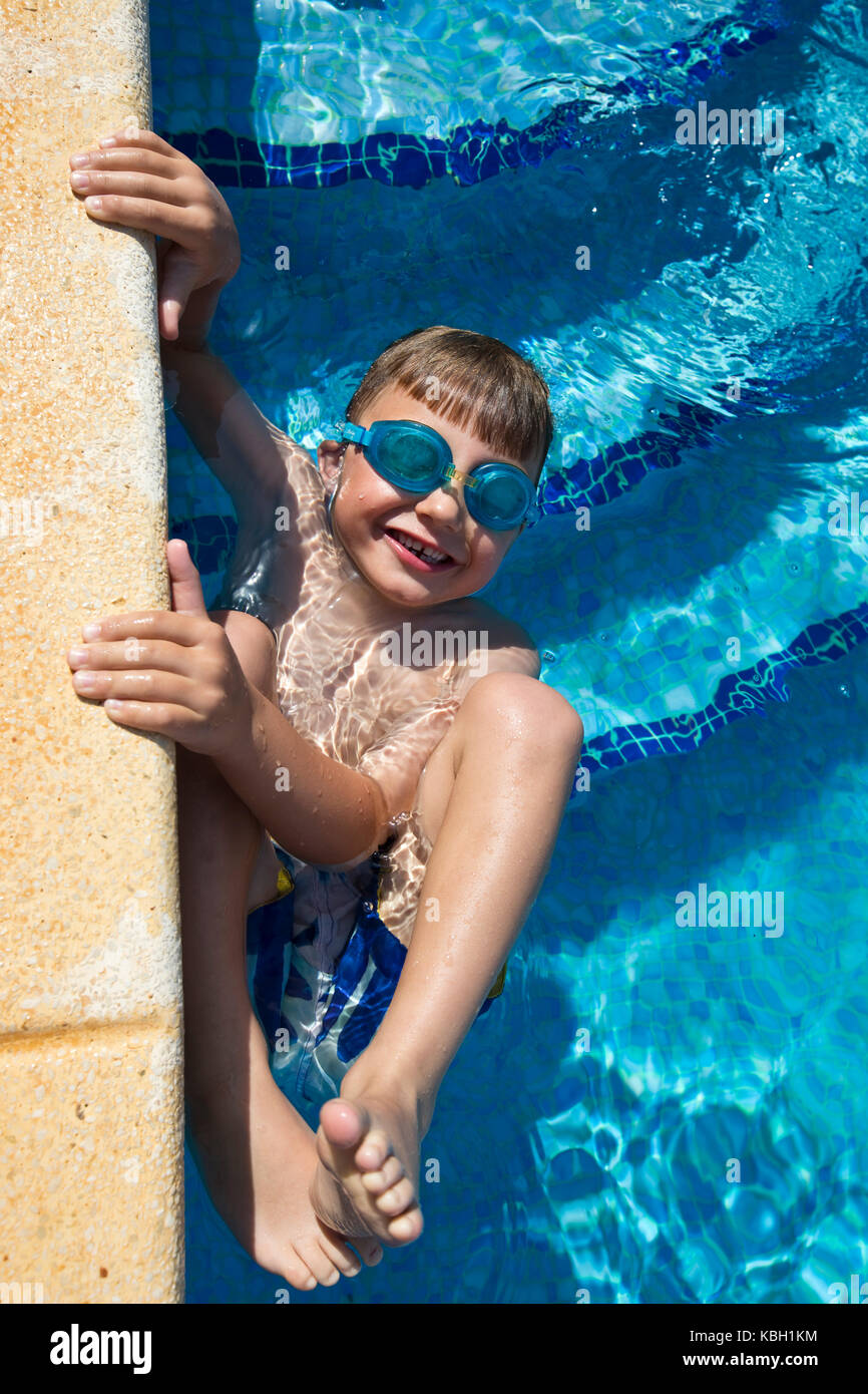 Child spain smiling portrait hi-res stock photography and images - Alamy