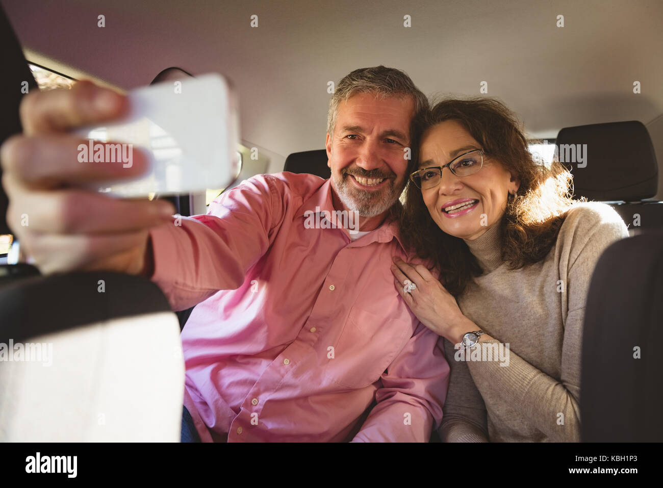 Selfie in car hi-res stock photography and images - Alamy