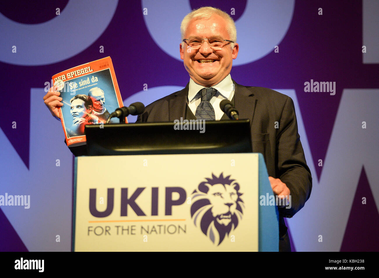 Hugh bronson hi-res stock photography and images - Alamy
