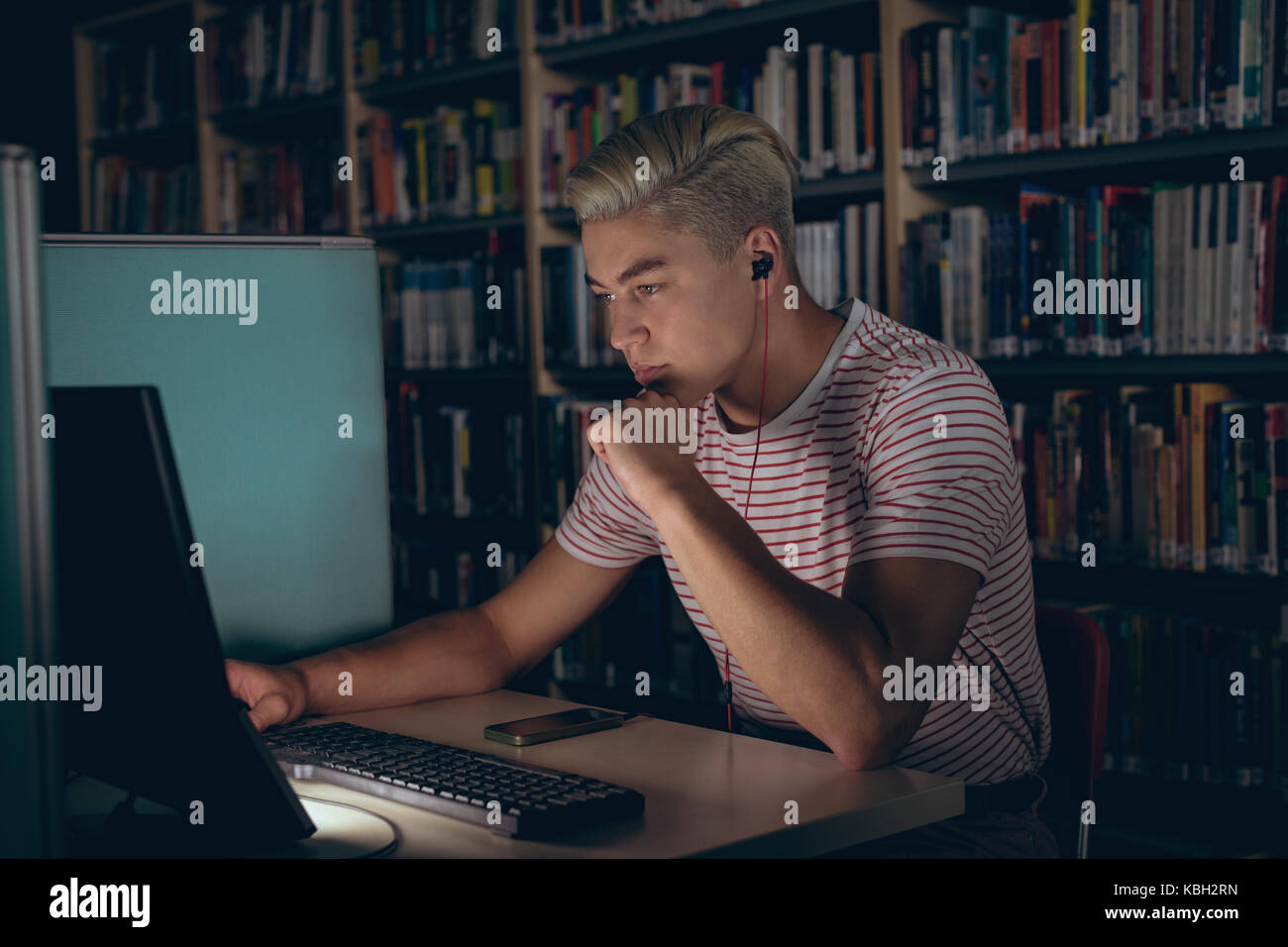 Library music section hi-res stock photography and images - Alamy