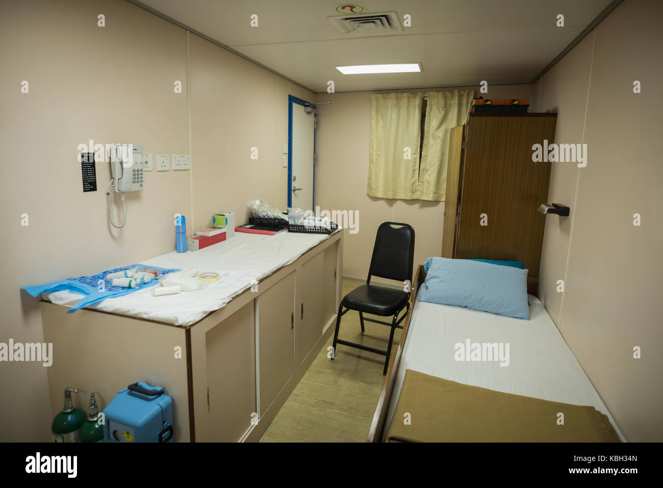 Medical ship hi-res stock photography and images - Alamy