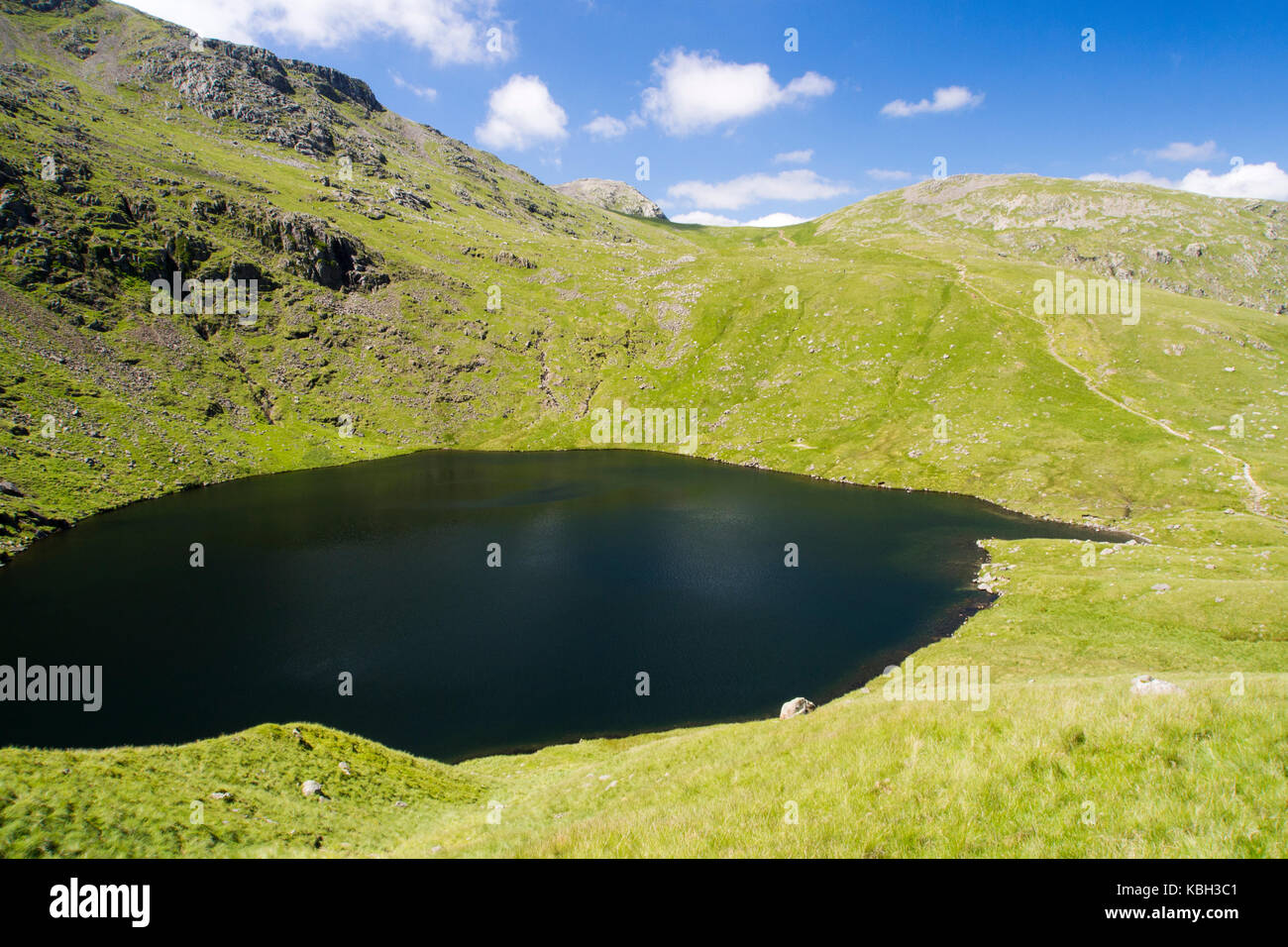 Angle Tarn below Bow Fell, Lake District, UK Stock Photo - Alamy
