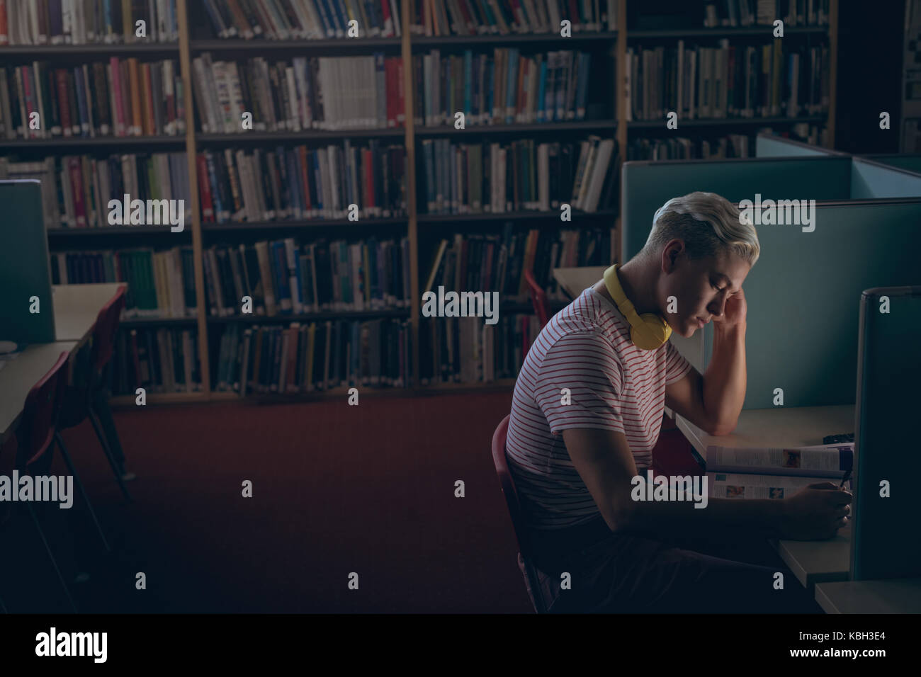 Adult section library hi-res stock photography and images - Alamy