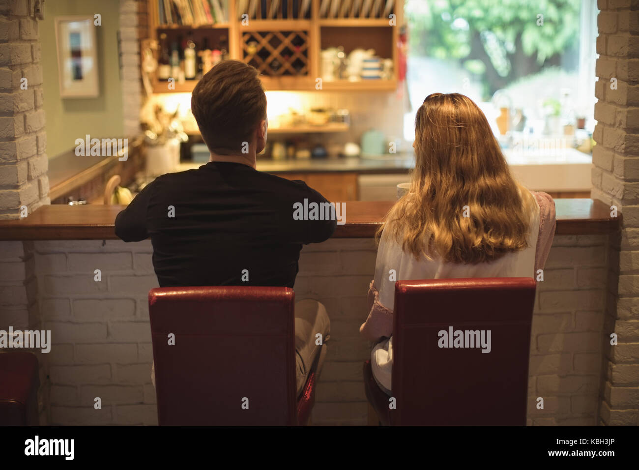 Couple rear view drink hi-res stock photography and images - Alamy