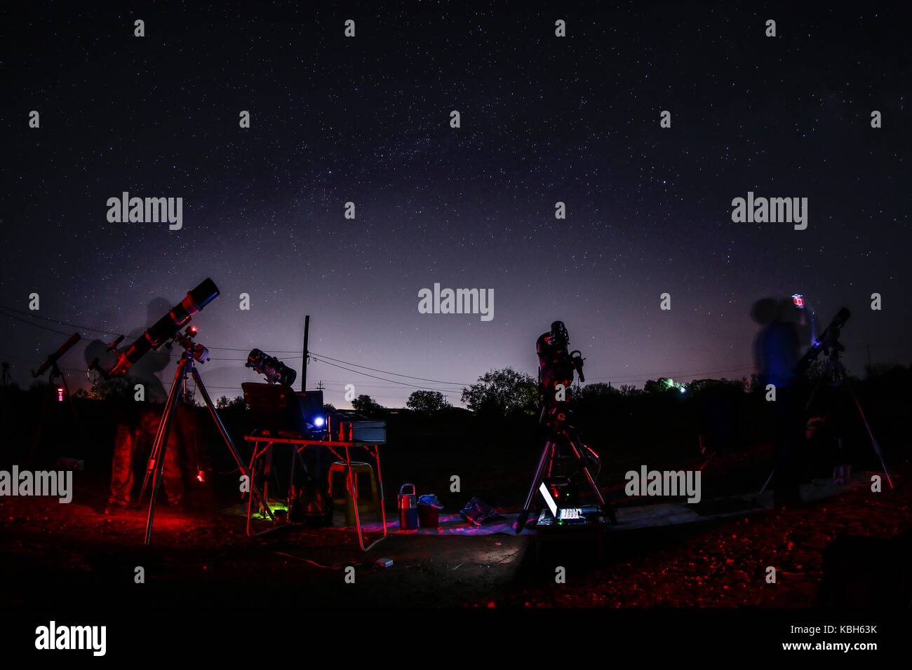 Estrellas y planetas hi-res stock photography and images - Alamy