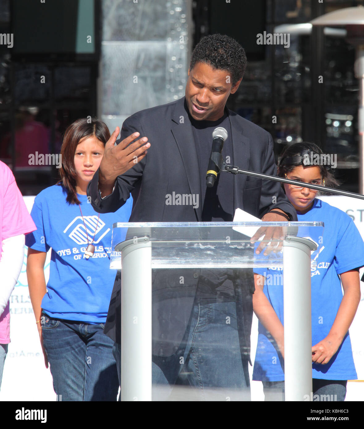 NY1 Denzel Washington BoysClub LA 113010 01.JPG LOS ANGELES - NOVEMBER ...