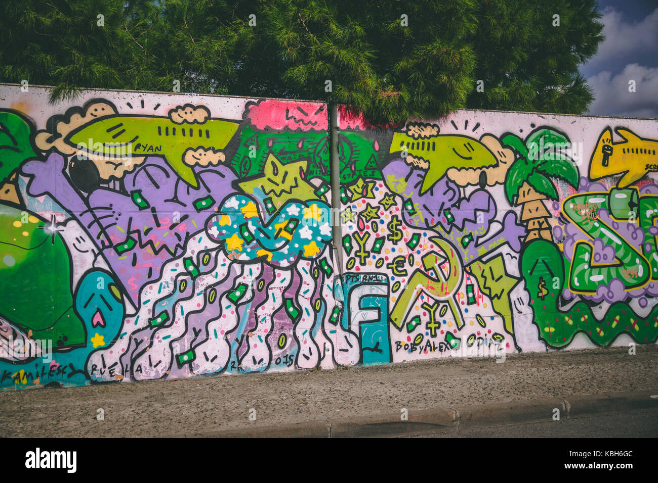 Graffiti & Street art - Barcelona, Spain Stock Photo - Alamy