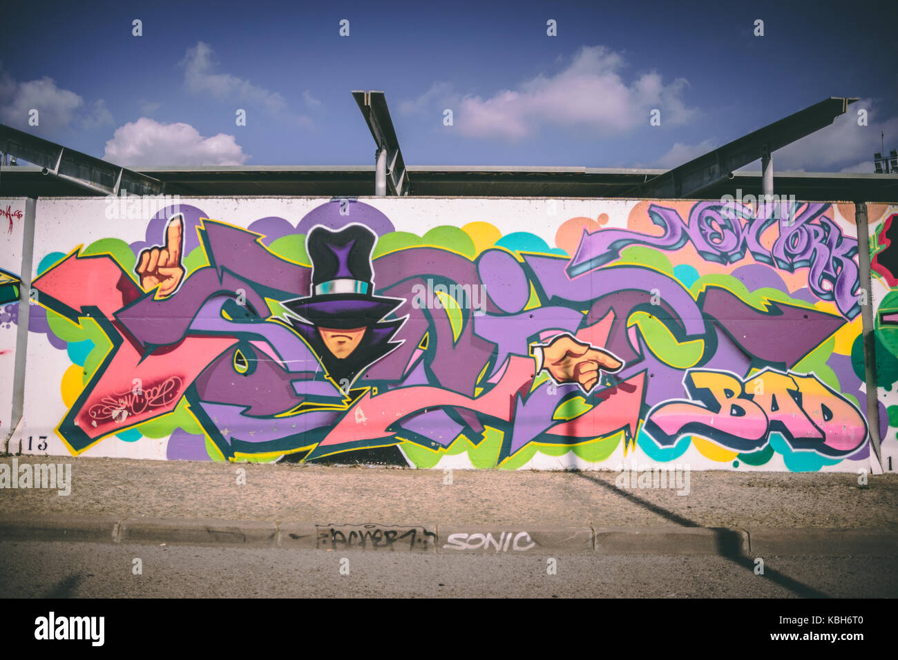 Graffiti & Street art - Barcelona, Spain Stock Photo - Alamy