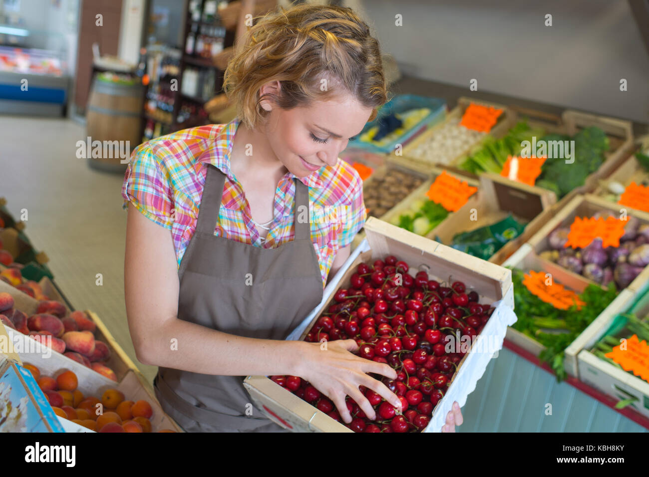 Produce merchandiser hi-res stock photography and images - Alamy