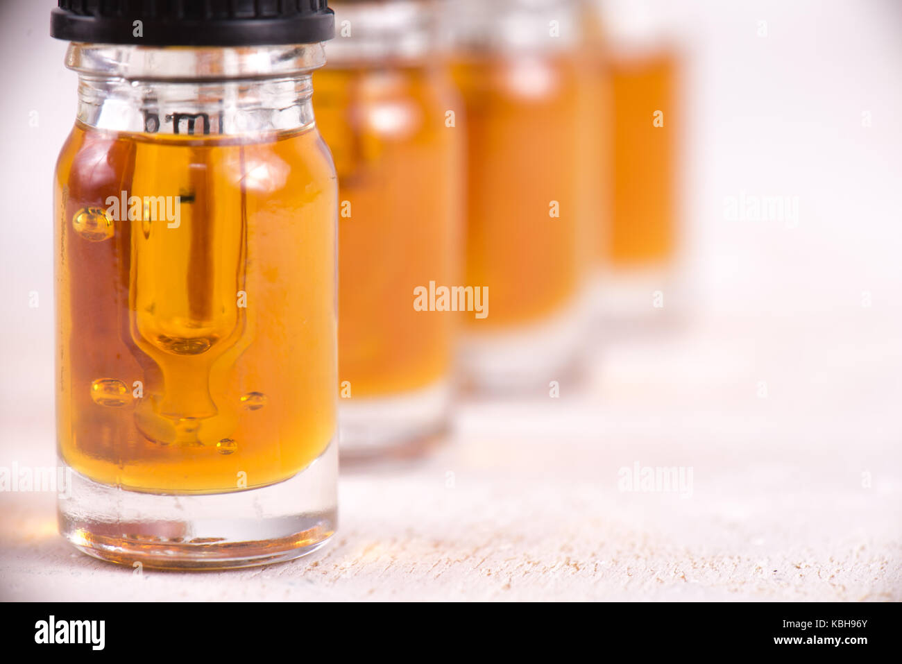Rosin extraction hi-res stock photography and images - Alamy
