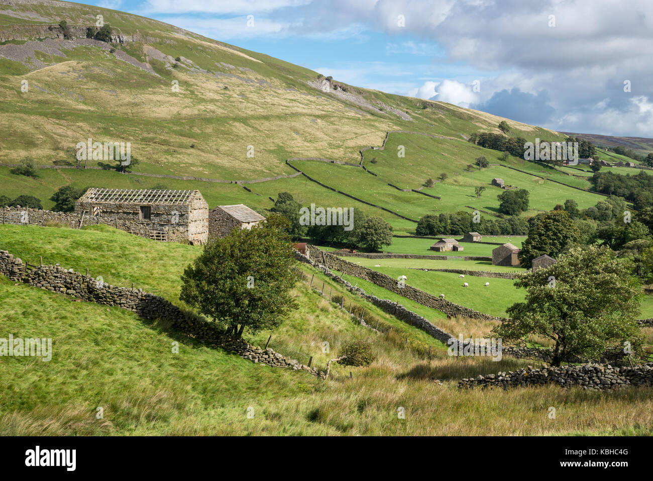 Yorkshire stone buildings hi-res stock photography and images - Alamy