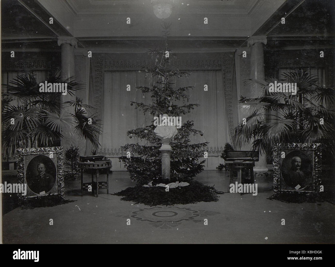 'Weihnachten im Felde' (Christmas in the Field) depicts a wartime ...