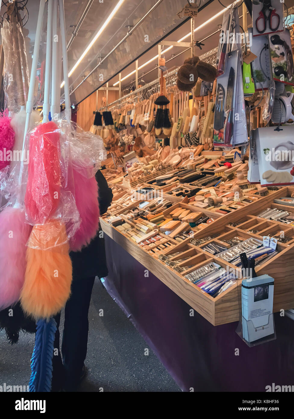 Household junk hi-res stock photography and images - Alamy