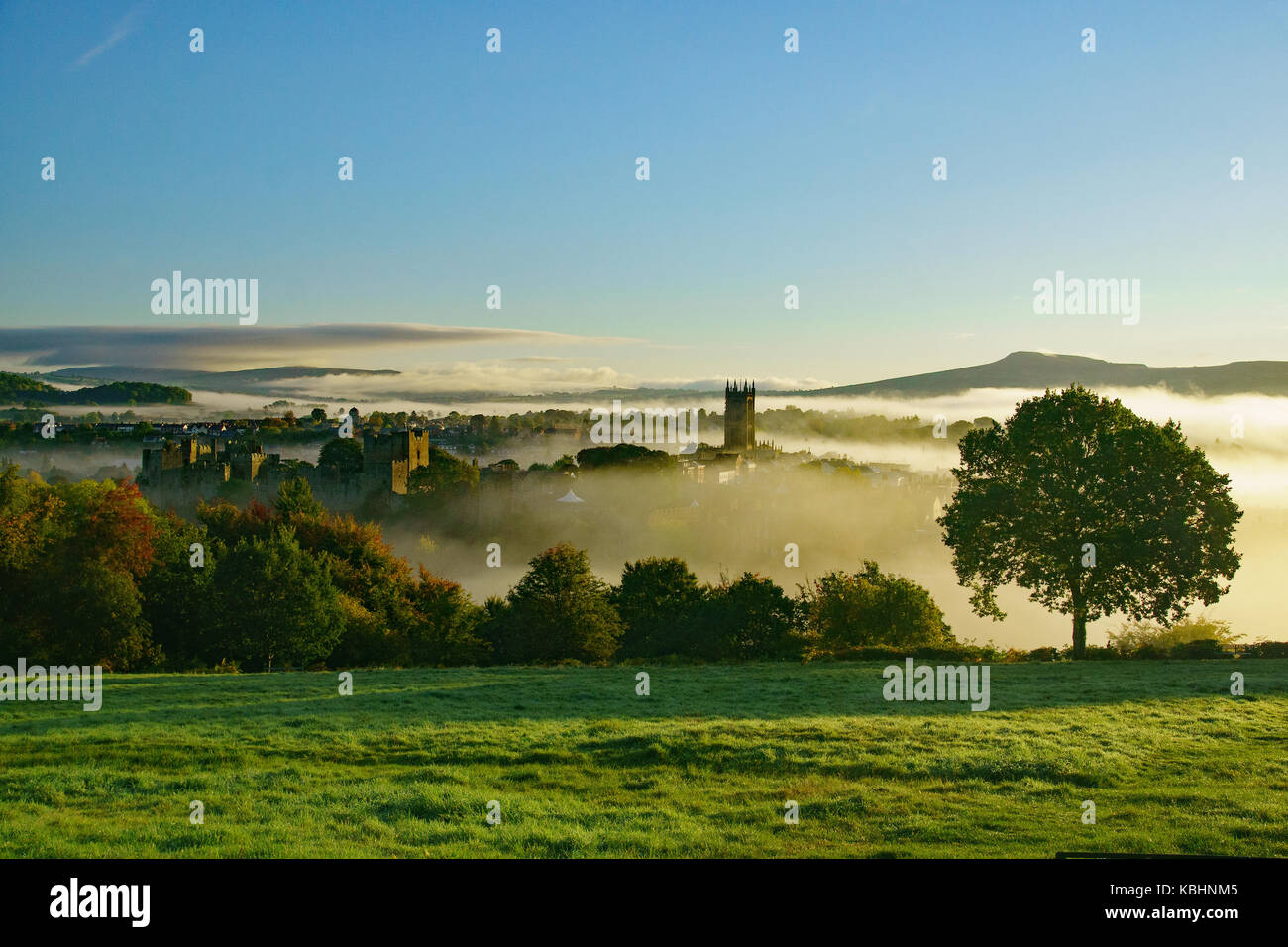 Ludlow castle in the morning hi-res stock photography and images - Alamy