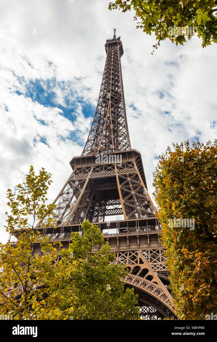 Tower famous tourism paris hi-res stock photography and images - Alamy