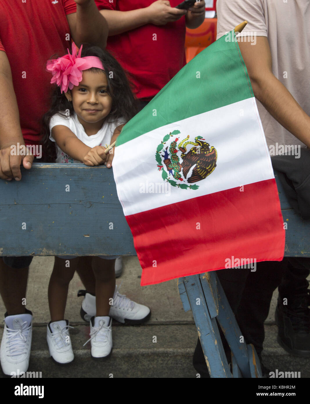 Proud Mexican Americans come out for the annual Mexican Independence ...