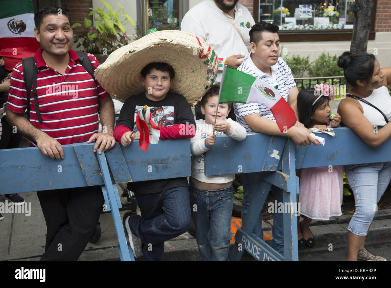 Proud Mexican Americans come out for the annual Mexican Independence ...