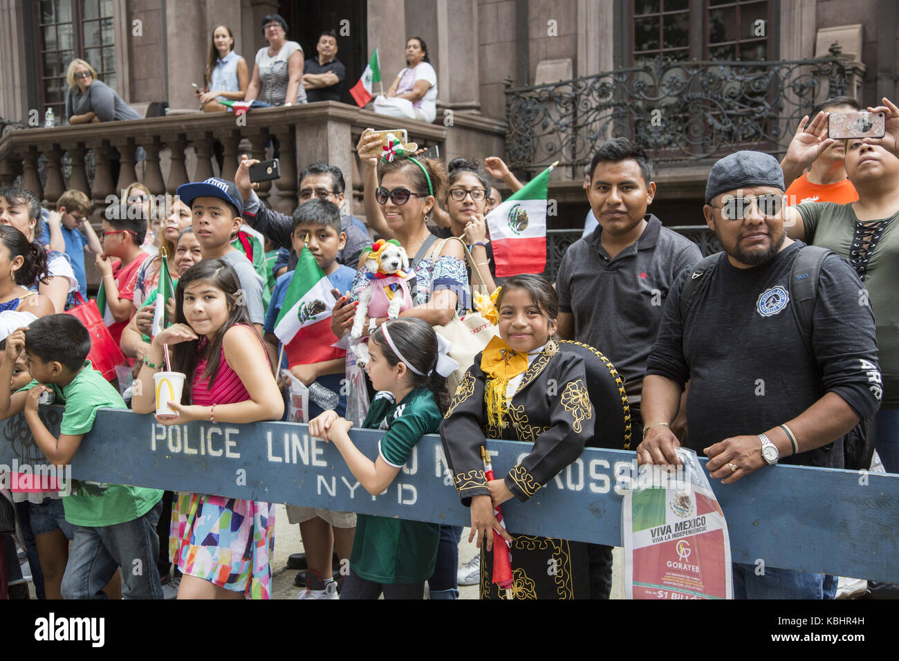 Do these Mexican Americans look more Native American or Spanish? : r ...