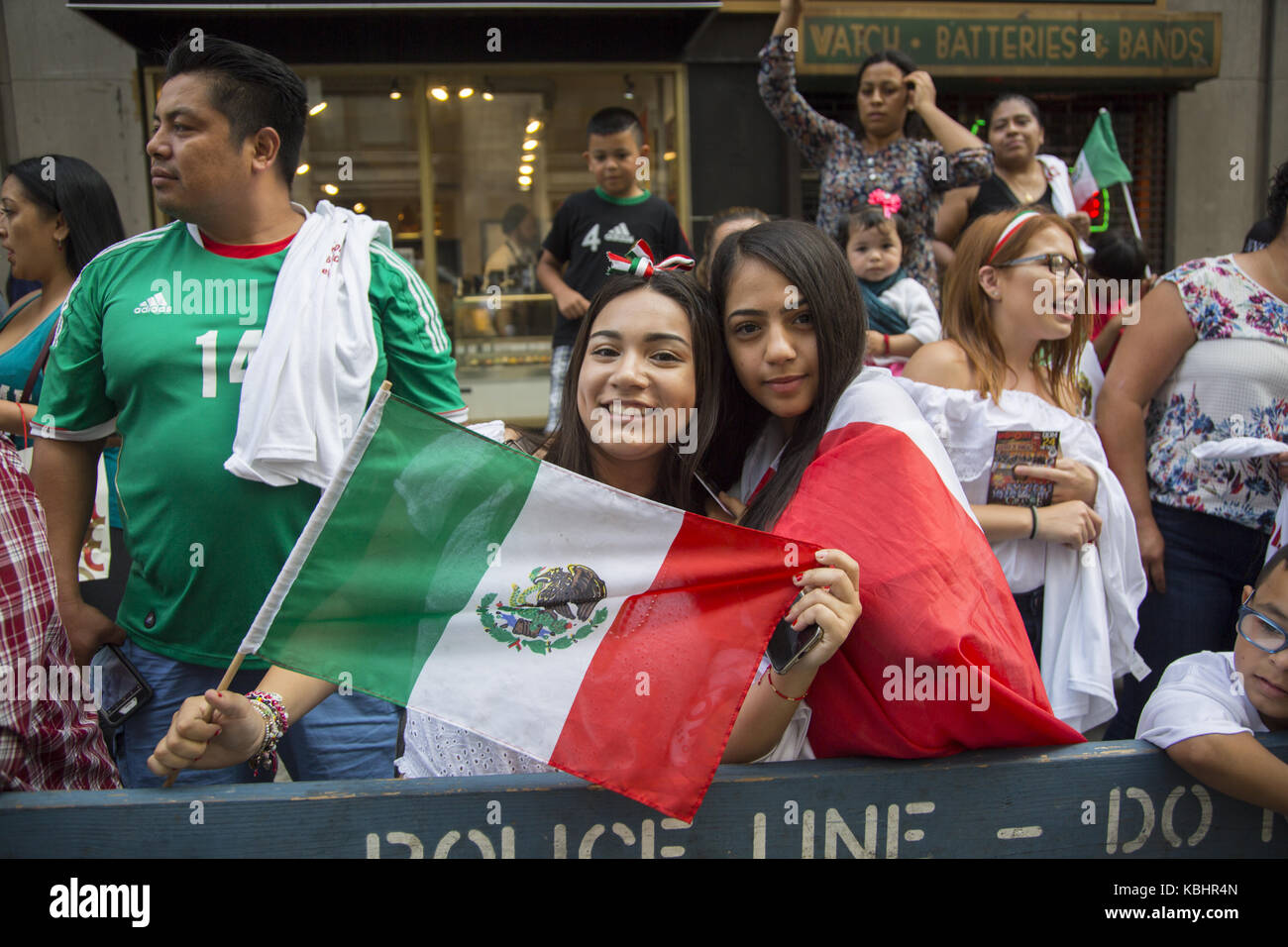 Proud Mexican Americans come out for the annual Mexican Independence ...